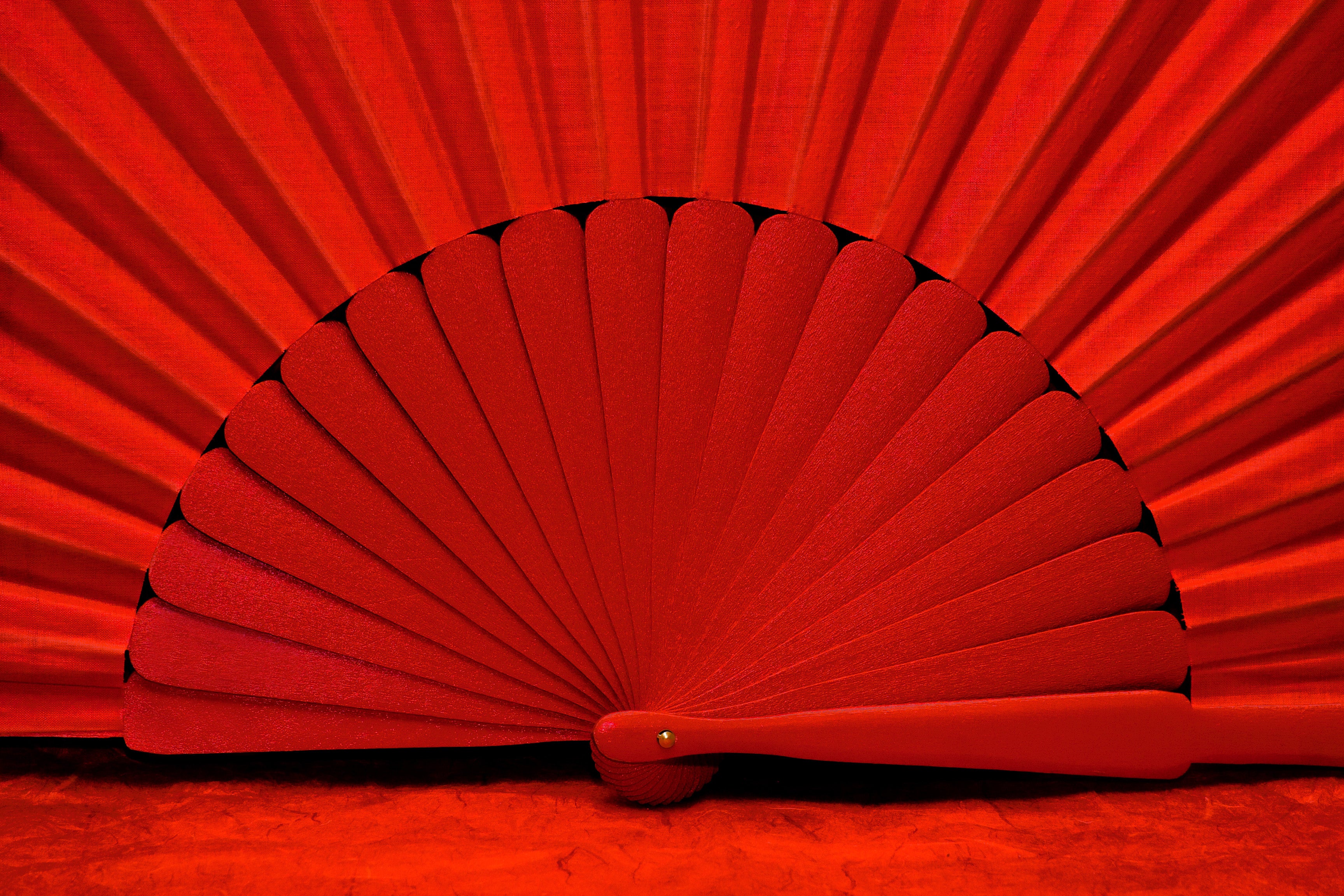 Pure Flamenco, everything flamenco dance: flamenco shoes, skirts, etc.